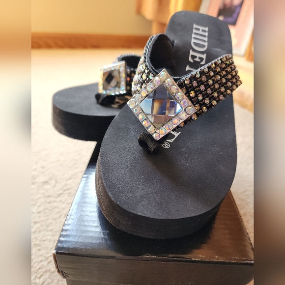 Hide N Sole | Shoes | Hide N Sole Bling Flip Flops | Poshmark